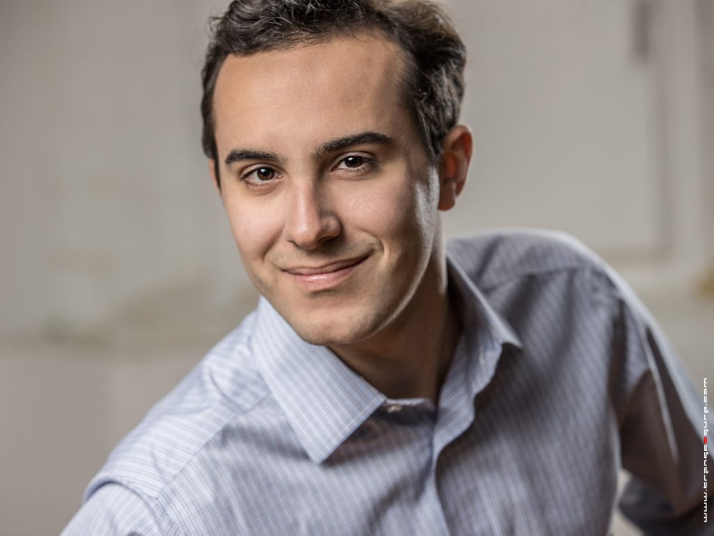 _X3_6882_9x12 - Look Models and Actors